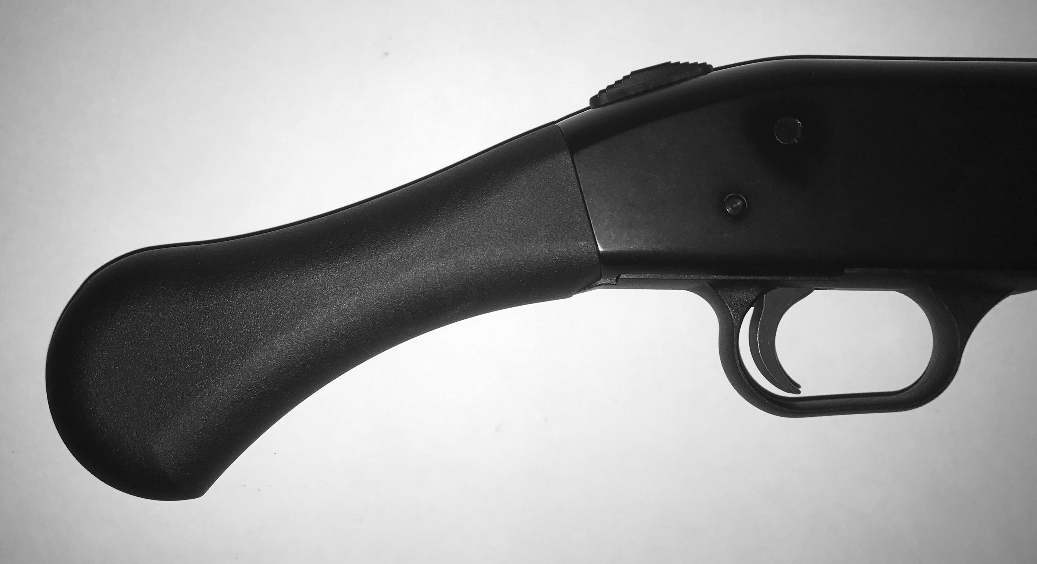 SHOCKWAVE TECHNOLOGIES: RAPTOR GRIP FOR MOSSBERG 500E