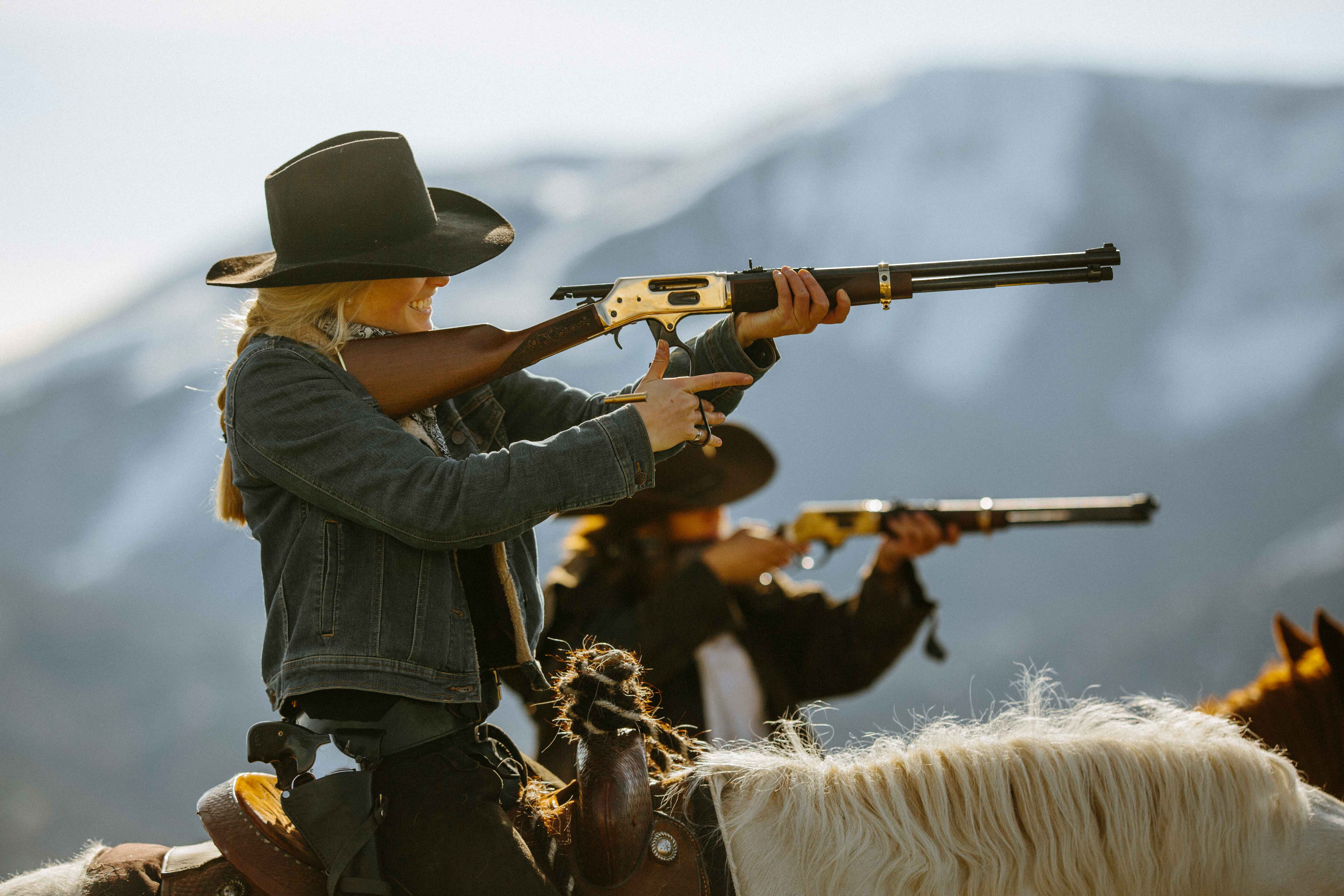 HENRY USA SHOWS OFF NEW SIDE GATE LEVER ACTION!