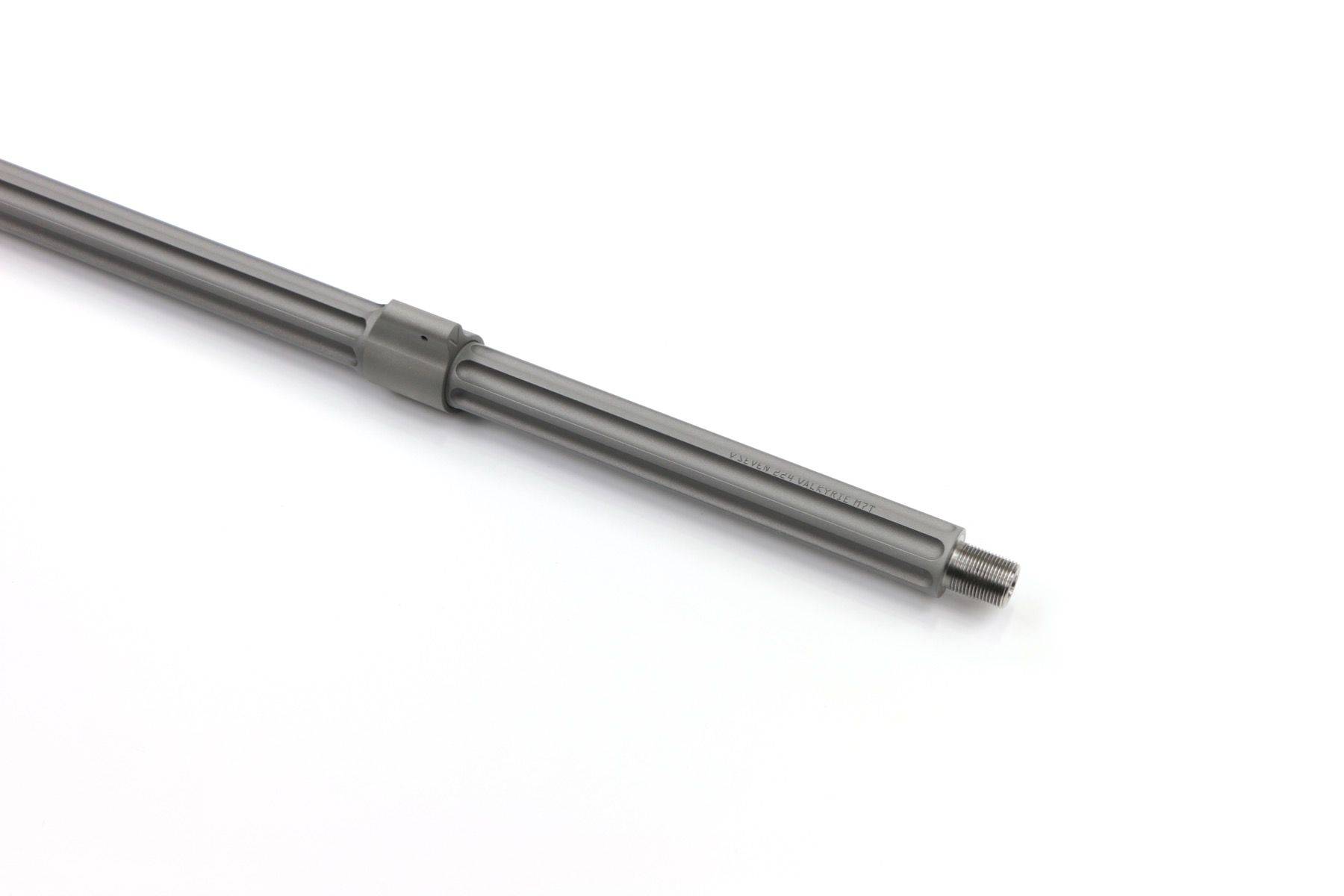 V SEVEN WEAPON SYSTEMS SHOWS OFF NEW AR-15 20 INCH LONG RANGE 224 ...