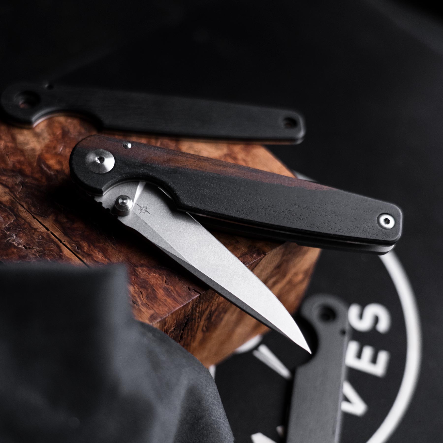 TOOR KNIVES GOES LIVE WITH THE SUITOR EBONY FOLDER KNIFE