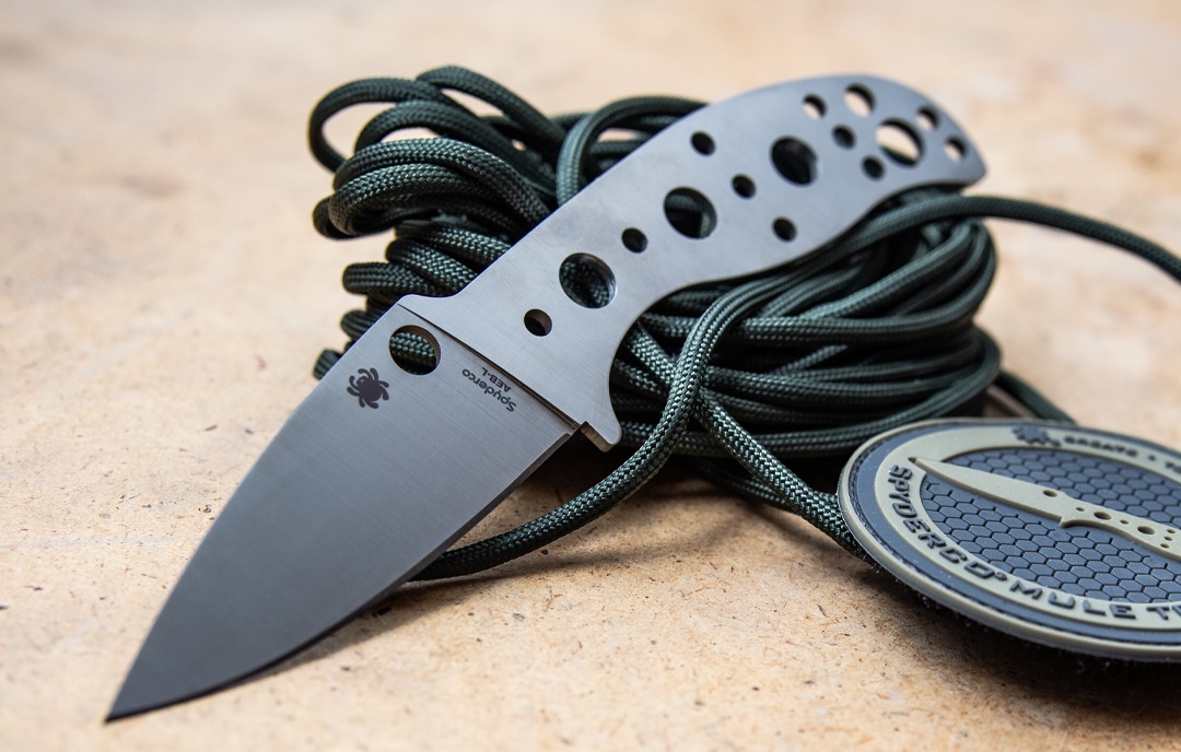 SPYDERCO GOES LIVE WITH THE MULE TEAM AEB-L FIXED BLADE KNIFE