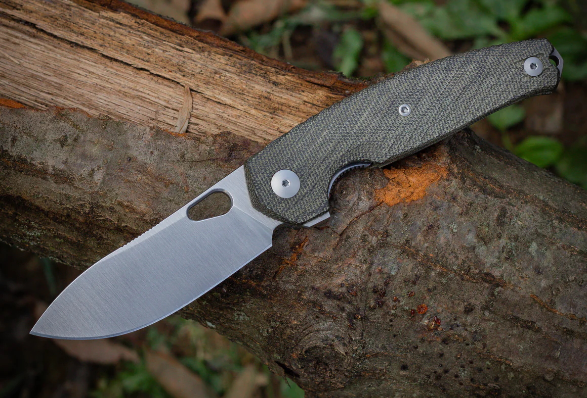 GIANTMOUSE KNIVES DEBUTS THE ACE JAGT FOLDING KNIFE