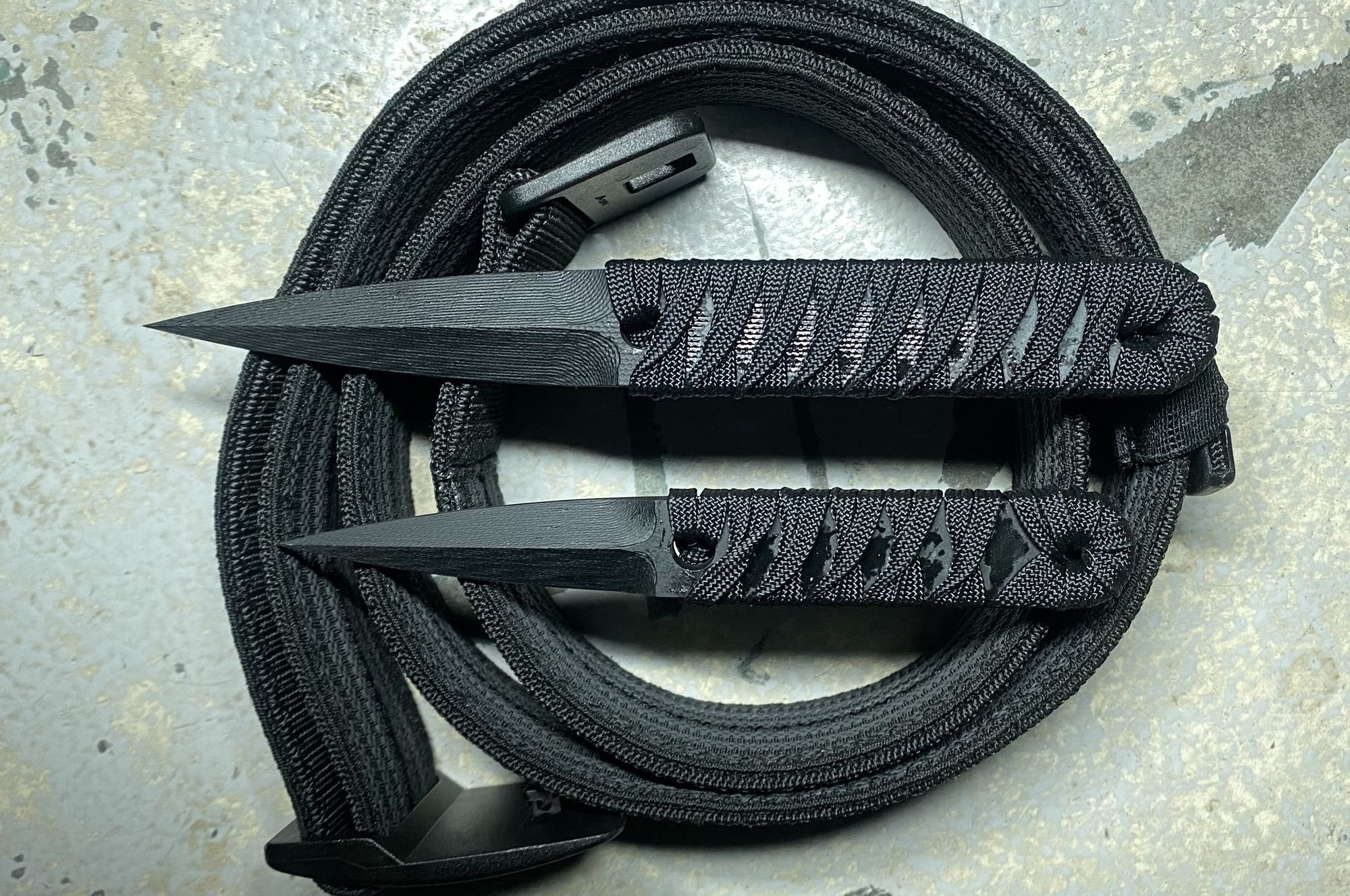 BLACK TRIANGLE GROUP EXPANDS ON G10 KNIVES