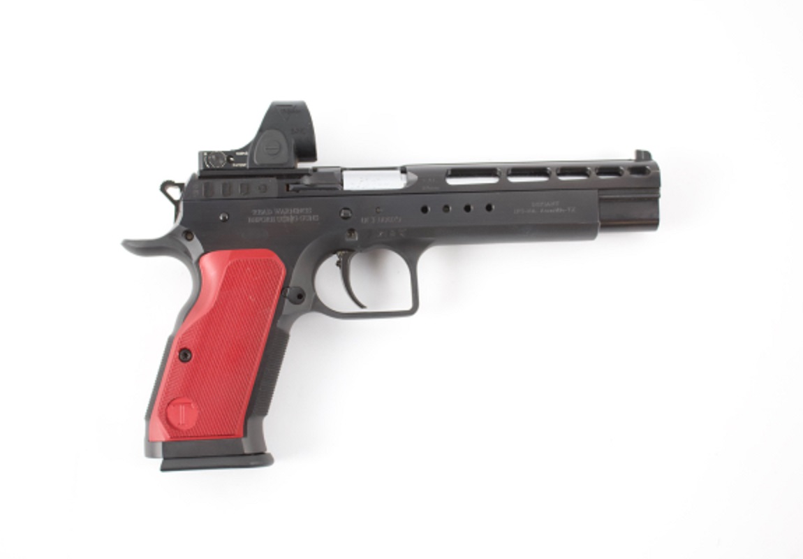 ITALIAN FIREARMS GROUP AND TANGFOLIO DEBUT THE DEFIANT GOLD MATCH PISTOL