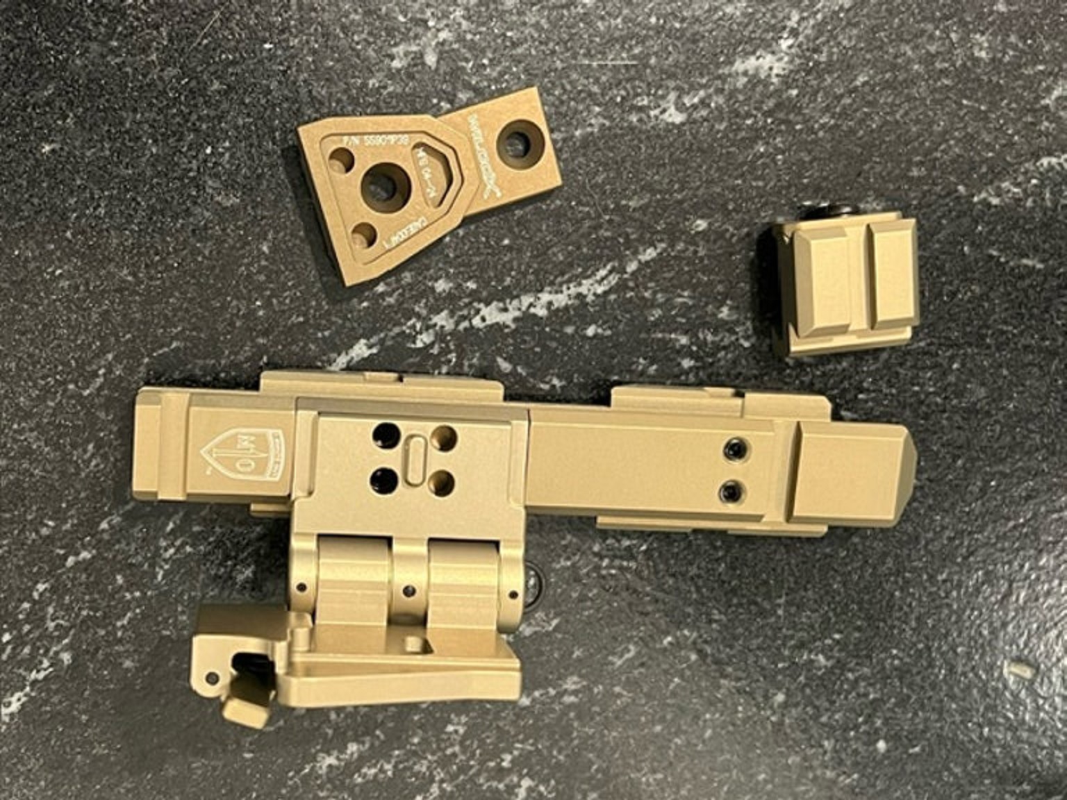 1MO Wilcox Flip Mount Review: Optimal Riser for Optical Flexibility