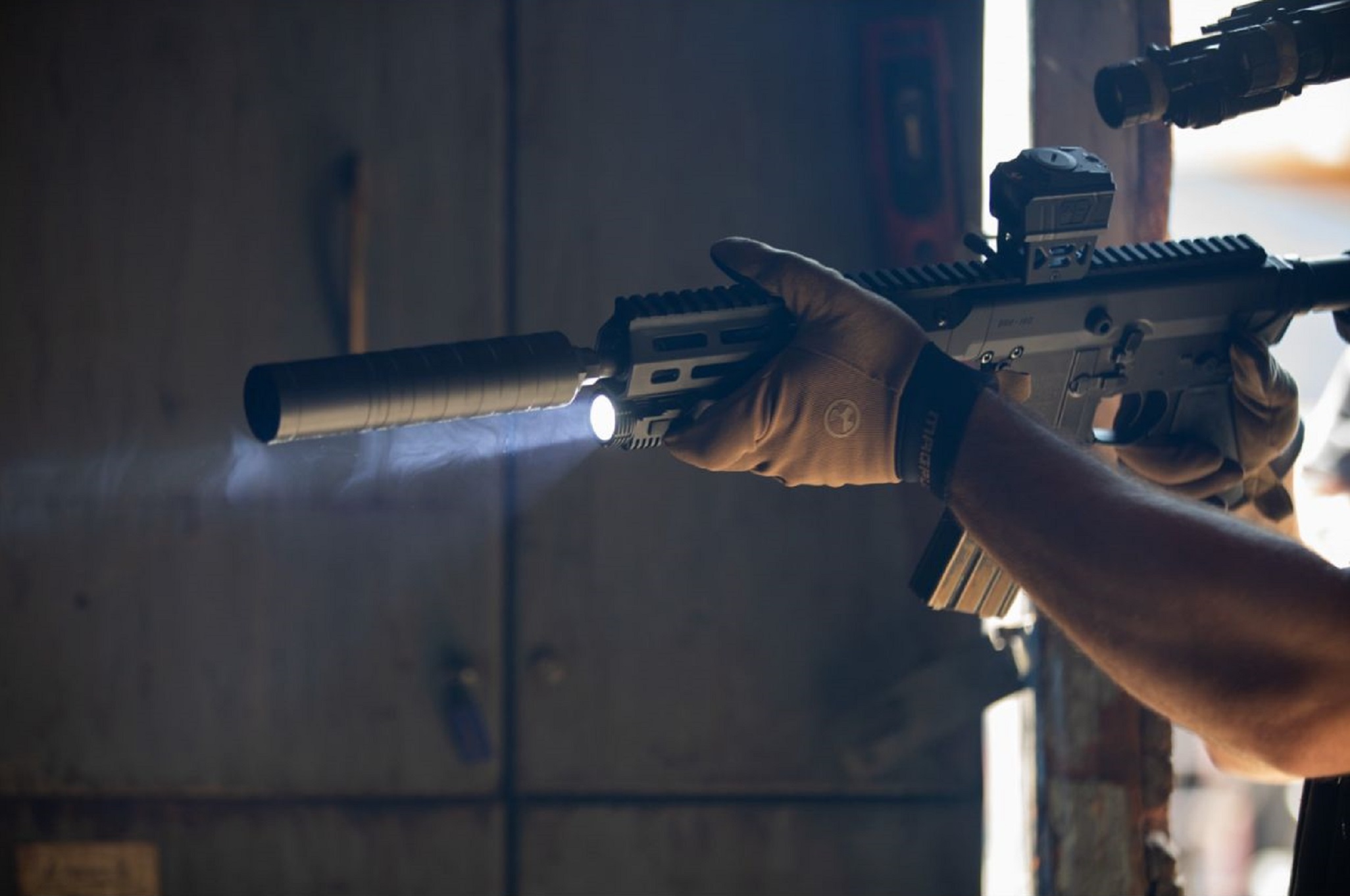 VIRIDIAN WEAPON TECHNOLOGIES GOES LIVE WITH THE 4LUX 2K AND 2K DUO